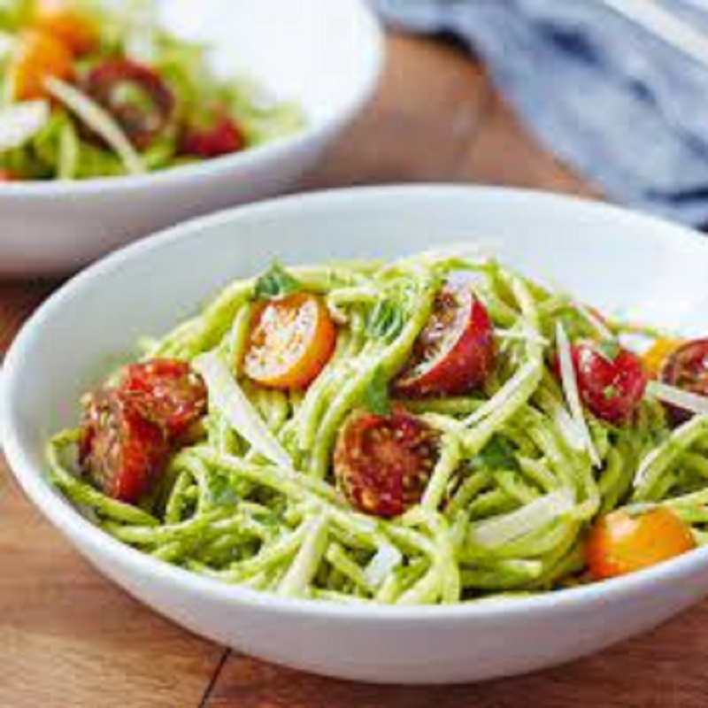 Σπιτικά ζυμαρικά με αβοκάντο και ντοματίνια - CityVibes.gr